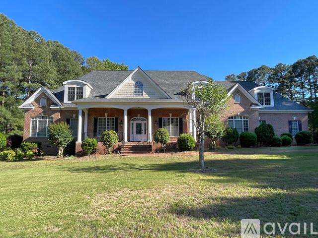 3 BR, 2.5 BA Apartment 2112 Brassfield Rd, Raleigh, NC 27614