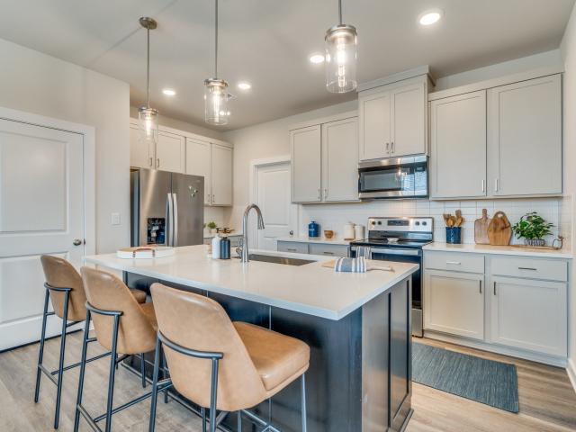 3 BR, 2.5 BA Apartment 2121 Fairway Road Unit 2109FR, Leander, TX 78641