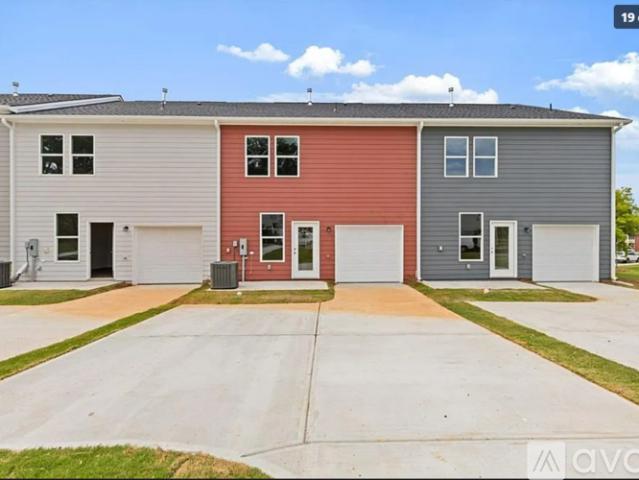 3 BR, 2.5 BA Apartment 212 Westpark Drive, Unit 212, Athens, GA 30606