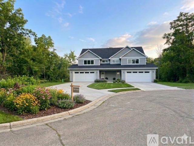 3 BR, 2.5 BA Apartment 228 Russell Ct, Unit 228, Jefferson, WI 53549