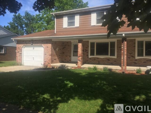 3 BR, 2.5 BA Apartment 2210 Dixon Dr, Valparaiso, IN 46383