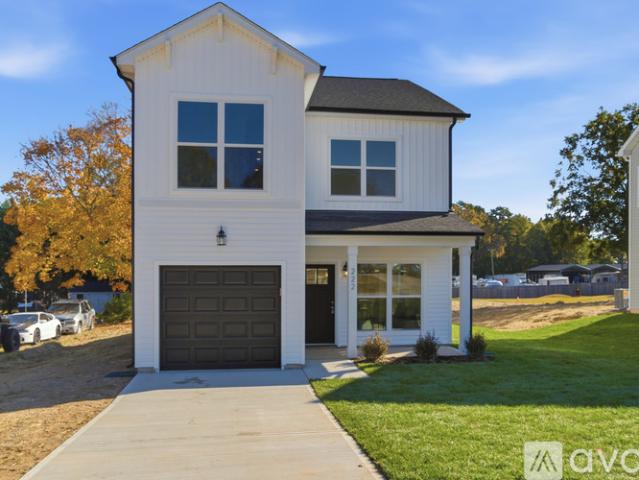 3 BR, 2.5 BA Apartment 222 1st St S, Fort Mill, SC 29708