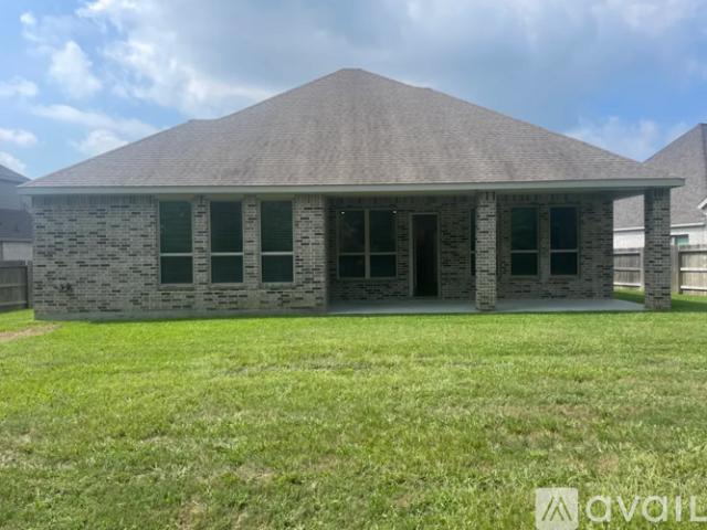 3 BR, 2.5 BA Apartment 23626 Maplewood Ridge Dr, New Caney, TX 77357