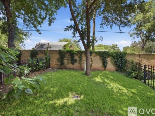 3 BR, 2.5 BA Apartment 237 Corinna Court, Unit trinity estates, Hurst, TX 76053