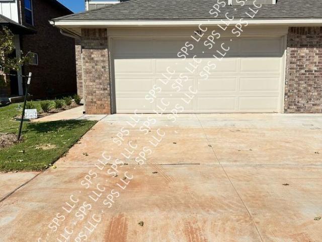 3 BR, 2.5 BA Apartment 230 SW 34th St Moore, OK 73160