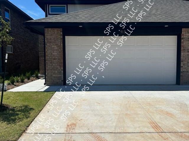 3 BR, 2.5 BA Apartment 230 SW 34th St Moore, OK 73160
