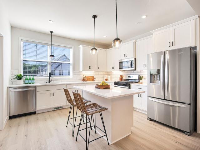 3 BR, 2.5 BA Apartment 2445 120th Circle NE Unit 2431 G, Minneapolis, MN 55449