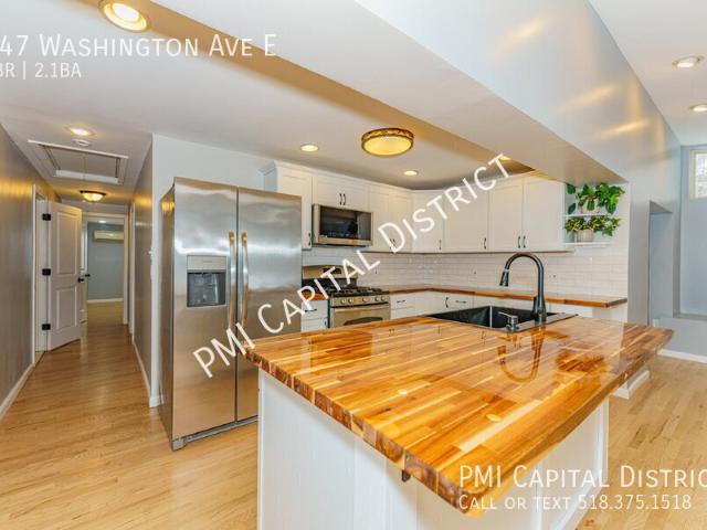3 BR, 2.5 BA Apartment 247 Washington Ave E, Rensselaer, NY 12144