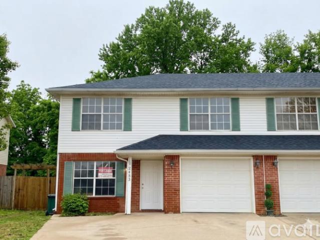 3 BR, 2.5 BA Apartment 2483 Jeremiah Place, Unit 2483, Fayetteville, AR 72704