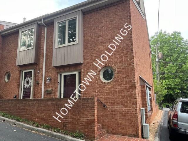 3 BR, 2.5 BA Apartment 2429 7 Avenham Ave SW, Roanoke, VA 24014