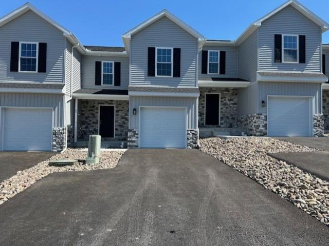 3 BR, 2.5 BA Apartment 24 Sand St, Lebanon, PA 17042