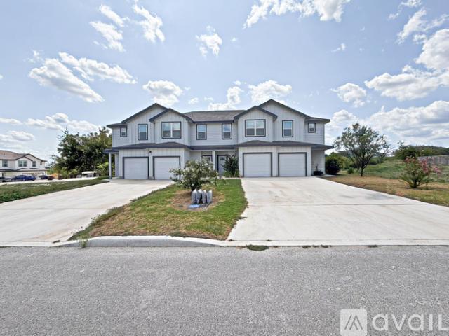 3 BR, 2.5 BA Apartment 254 Marigold Pl, San Antonio, TX 78253