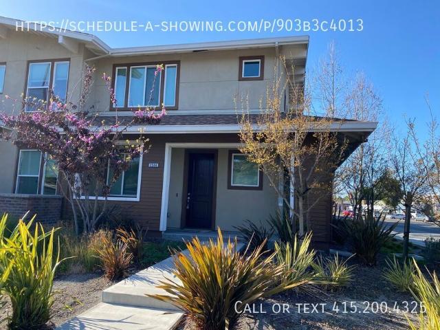 3 BR, 2.5 BA Apartment 2580 Alvin St, Mountain View, CA 94043
