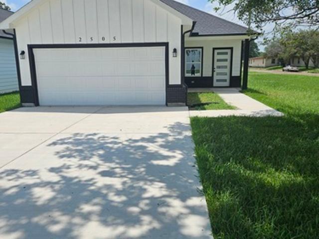 3 BR, 2.5 BA Apartment 2505 11 Th Street, Hempstead, TX 77445