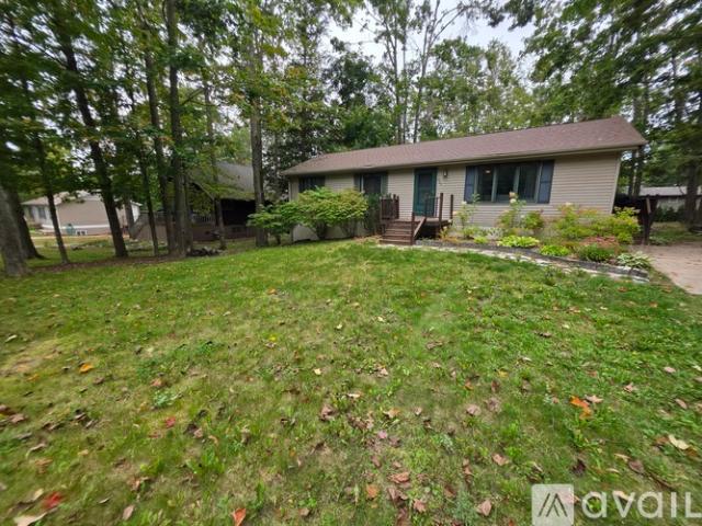 3 BR, 2.5 BA Apartment 262 Highland Pike Rd, Harbor Springs, MI 49740