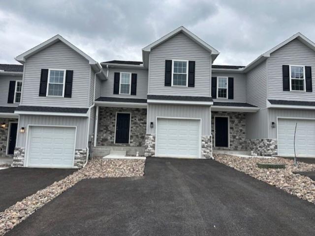 3 BR, 2.5 BA Apartment 26 Sand St, Lebanon, PA 17042