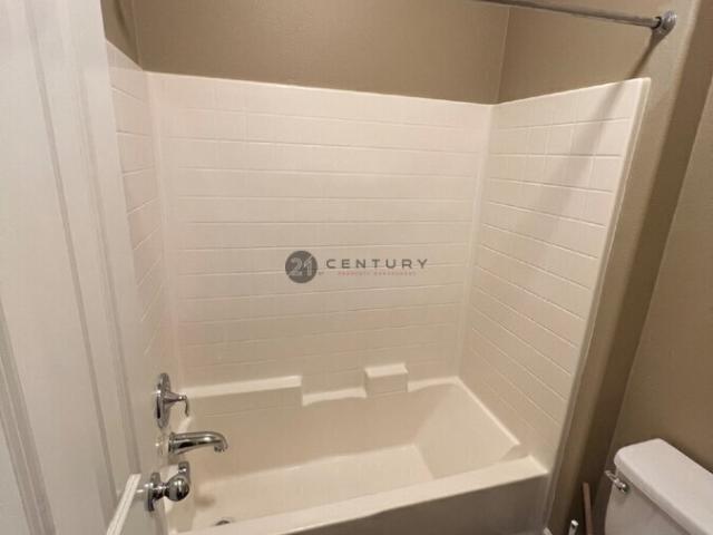 3 BR, 2.5 BA Apartment 27438 Larabee Court, Murrieta, CA 92562