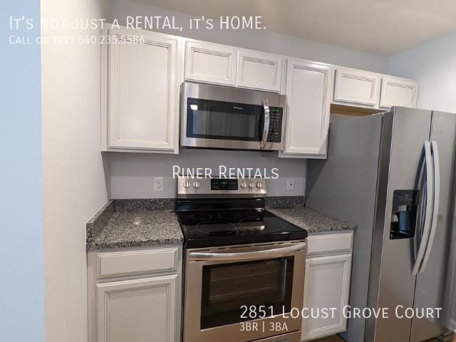 3 BR, 2.5 BA Apartment 2851 Locust Grove Court, Rockingham, VA 22801