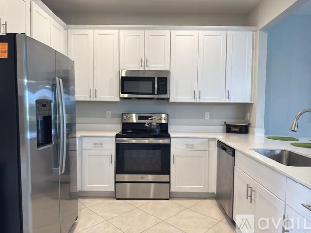 3 BR, 2.5 BA Apartment 2800 Blossom Wy, Unit 2800, Naples, FL 34120