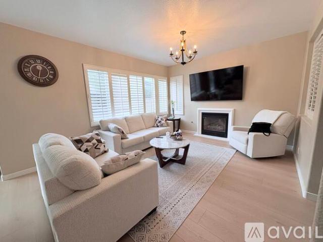 3 BR, 2.5 BA Apartment 28048 Memory Lane, Santa Clarita, CA 91354