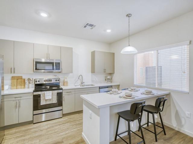 3 BR, 2.5 BA Apartment 2805 South Park Avenue Unit 7, Tucson, AZ 85713