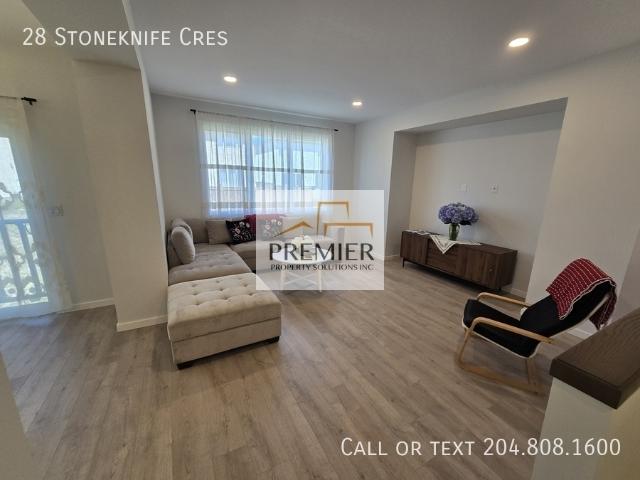 3 BR, 2.5 BA Apartment 28 Stoneknife Cres, Winnipeg, MB R3X 0V4