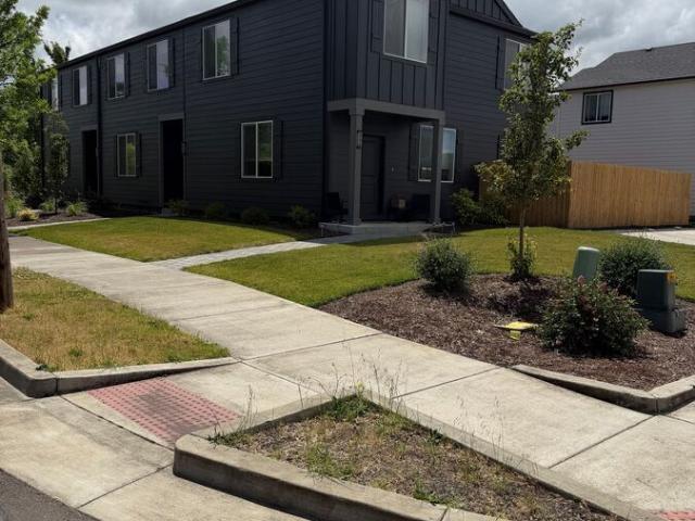 3 BR, 2.5 BA Apartment 296 SE 28th Ave, Albany, OR 97322