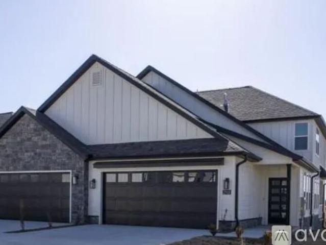 3 BR, 2.5 BA Apartment 2911 Southwest Hampshire Avenue, Unit 2911, Bentonville, AR 72713