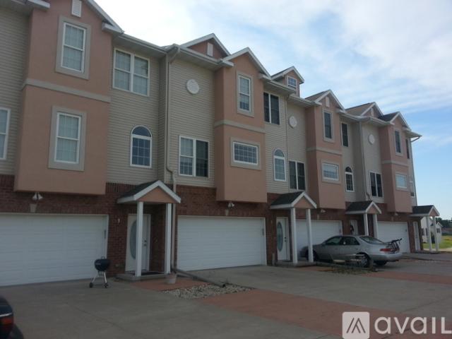 3 BR, 2.5 BA Apartment 307 Douglas Dr, Brooklyn, WI 53521