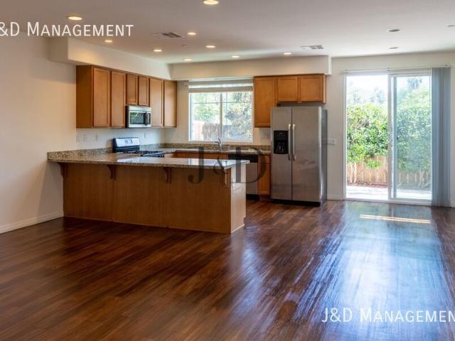 3 BR, 2.5 BA Apartment 3150 3170 BANCROFT DR. 3170, SPRING VALLEY, CA 91977