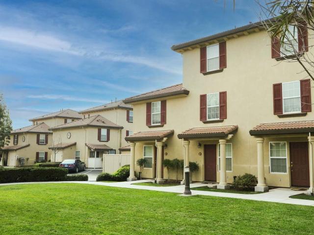 3 BR, 2.5 BA Apartment 315 Mt. Oso Avenue Unit 711, Tracy, CA 95376