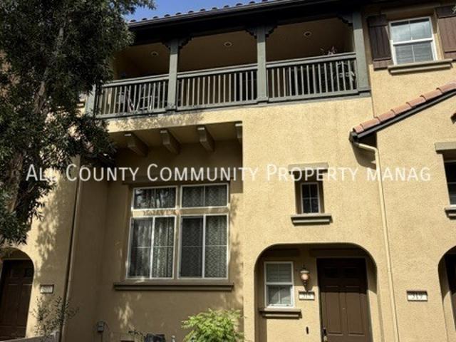 3 BR, 2.5 BA Apartment 315 Linden Dr, Orange, CA 92865