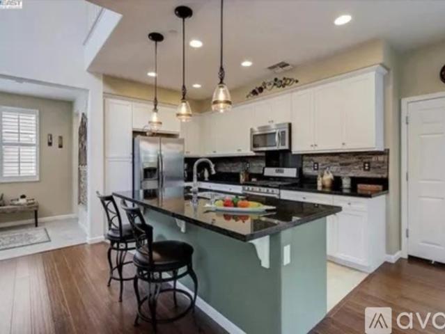 3 BR, 2.5 BA Apartment 316 Mac Arthur Way, Brentwood, CA 94513