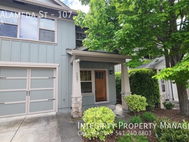 3 BR, 2.5 BA Apartment 3126 Alameda St, Medford, OR 97504