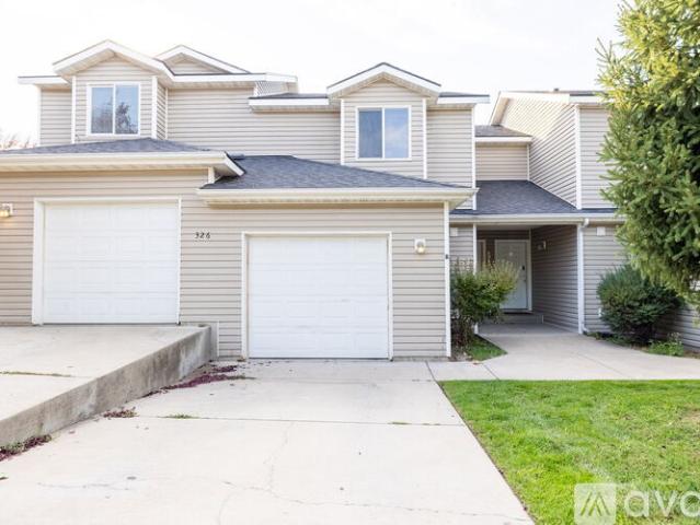 3 BR, 2.5 BA Apartment 326 S Thierman Rd, Unit B, Spokane Valley, WA 99212