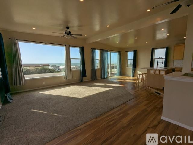 3 BR, 2.5 BA Apartment 3298 Ocean Blvd, Cayucos, CA 93430