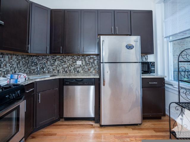3 BR, 2.5 BA Apartment 3358 North Sheffield Avenue, Chicago, IL 60657