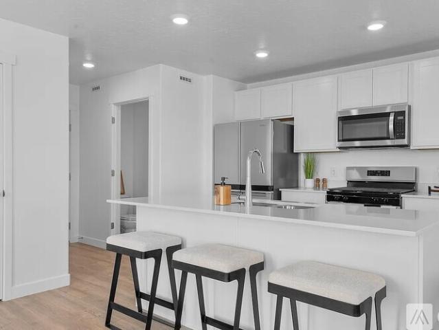 3 BR, 2.5 BA Apartment 343 Glencoe Drive, Lehi, UT 84043