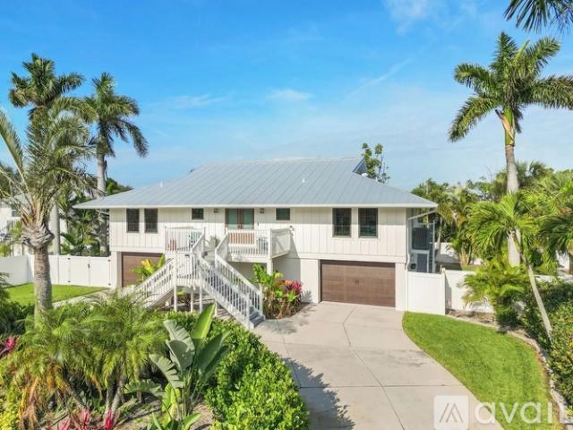 3 BR, 2.5 BA Apartment 350 Firehouse Court, Longboat Key, FL 34228