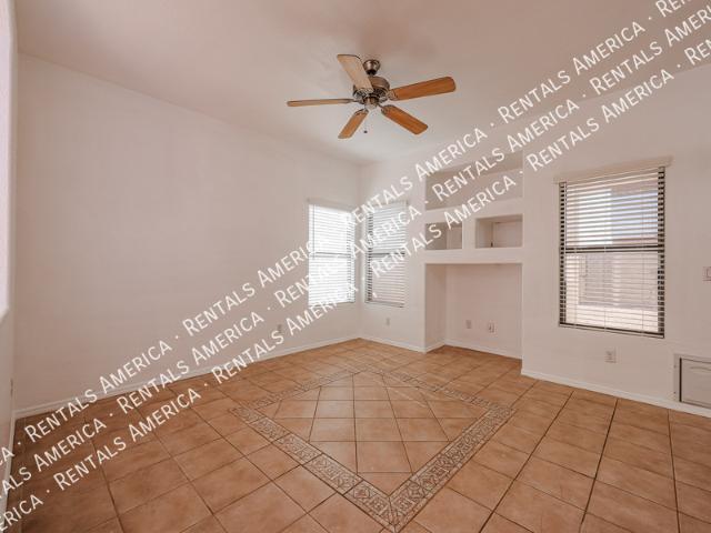 3 BR, 2.5 BA Apartment 3513 W Whispering Wind Dr, Glendale, AZ 85310