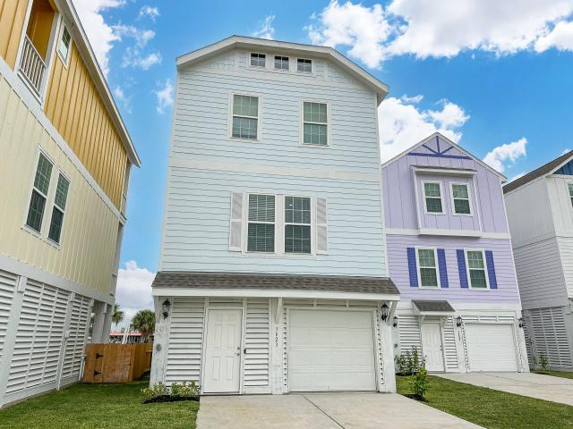 3 BR, 2.5 BA Apartment 3523 Tori Way Unit 3639TW, Galveston, TX 77554