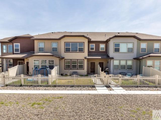 3 BR, 2.5 BA Apartment 3631 Autumn Colors Dr, Elko, NV 89801