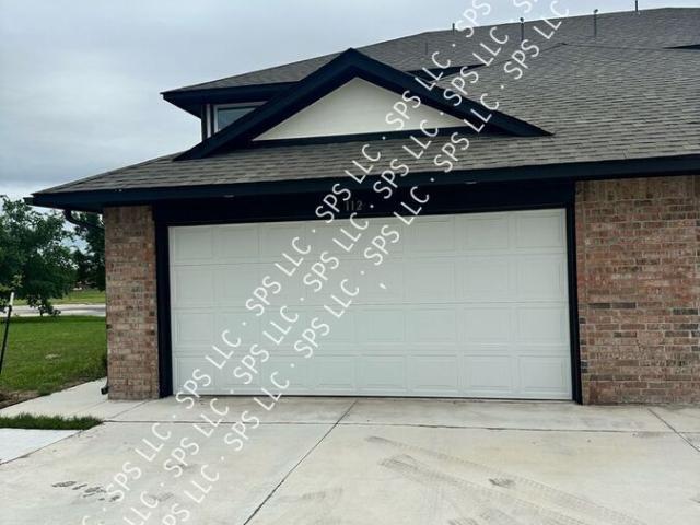 3 BR, 2.5 BA Apartment 3751 S Broadway Ave, Moore, OK 73160