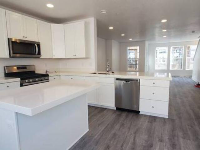 3 BR, 2.5 BA Apartment 3841 Mossmorran Ln, Unit N/A, Taylorsville, UT 84129