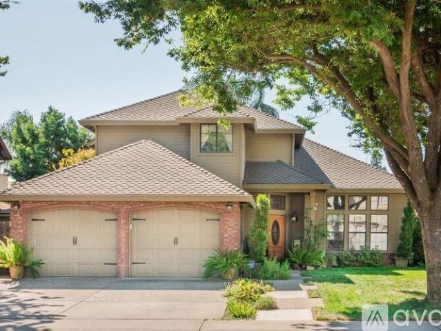 3 BR, 2.5 BA Apartment 3804 Argonaut Drive, Modesto, CA 95355