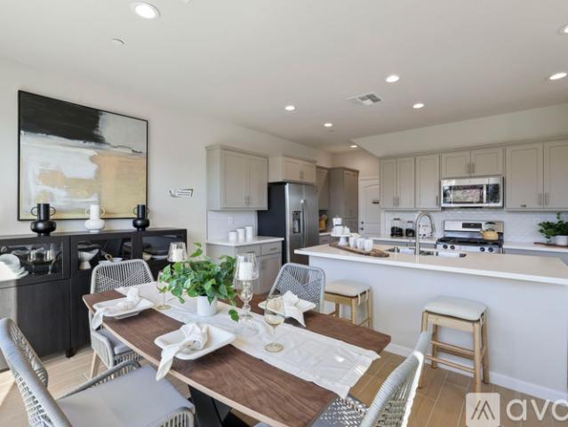 3 BR, 2.5 BA Apartment 3901 Enchantment Lane, Turlock, CA 95382