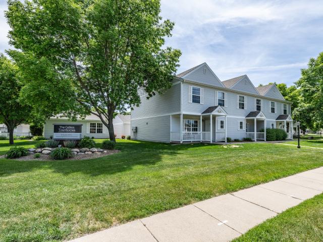 3 BR, 2.5 BA Apartment 4009 West Newcomb Drive Unit 911, Sioux Falls, SD 57106
