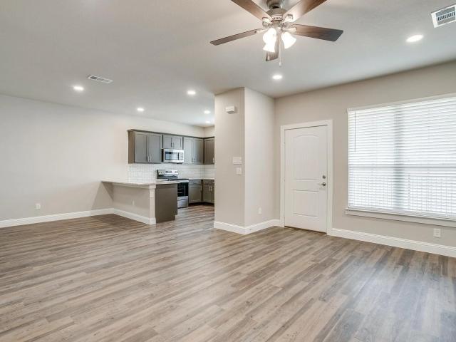 3 BR, 2.5 BA Apartment 400 BB Fielder Drive Unit 10 517L, Weatherford, TX 76087
