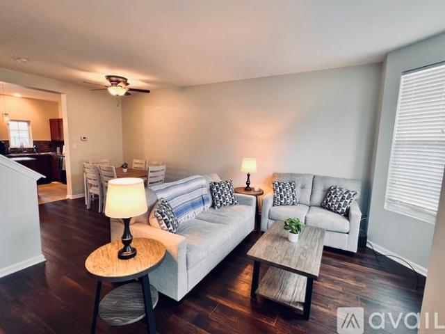 3 BR, 2.5 BA Apartment 4148 Strawbridge Ct, Dover, PA 17315