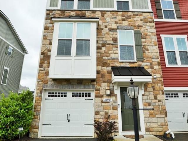 3 BR, 2.5 BA Apartment 41693 Mcmonagle Sq, Aldie, VA 20105